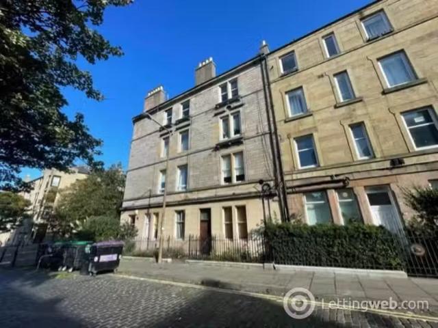 Property to rent in partson Street, Leith, Edinburgh