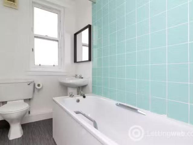 Property to rent in Piershill Square East