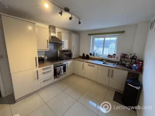 Property to rent in Pilmuir Place, Dunfermline, KY12 9FD