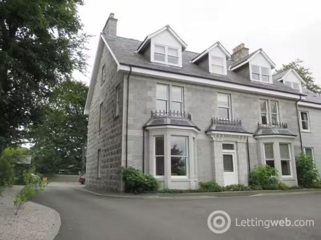 Property to rent in Polmuir Road, Ferryhill, Aberdeen, AB11
