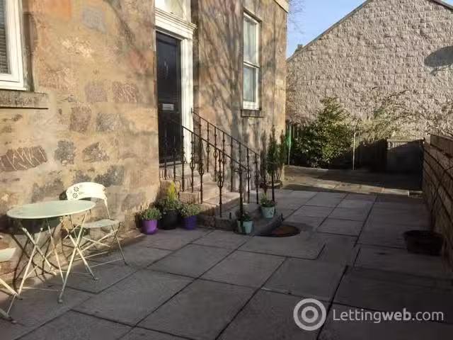Property to rent in Prospect Terrace, Ferryhill, Aberdeen, AB1.