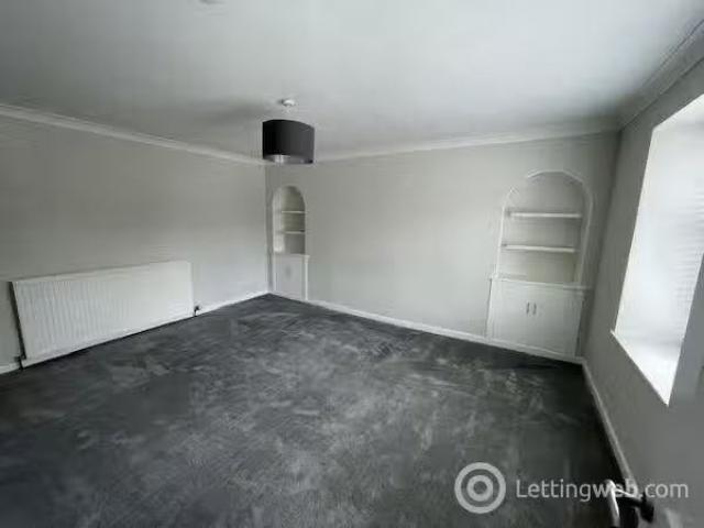 Property to rent in Reidhaven Square