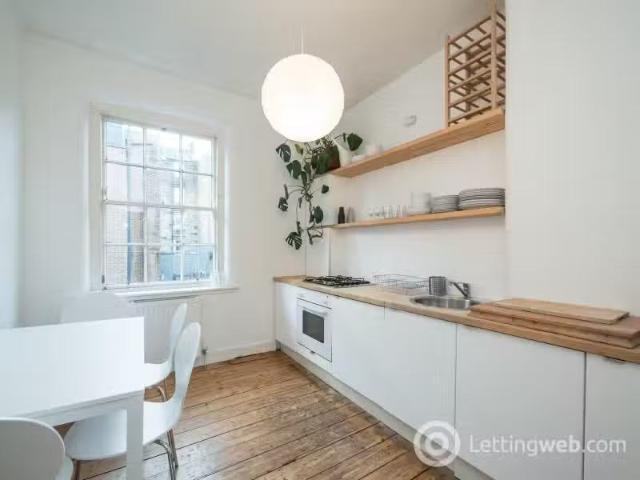 Property to rent in Rosemount Buildings, Edinburgh, EH3