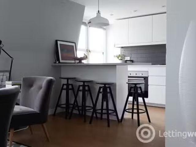 Property to rent in Rosemount Place, Rosemount, Aberdeen, AB25.