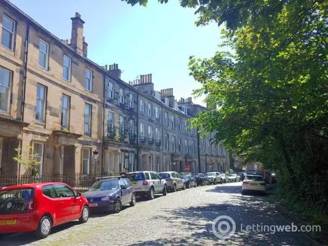 Property to rent in Royal Crescent, Edinburgh, EH3
