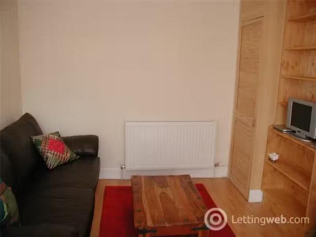 Property to rent in St Leonards Street, Edinburgh, EH8
