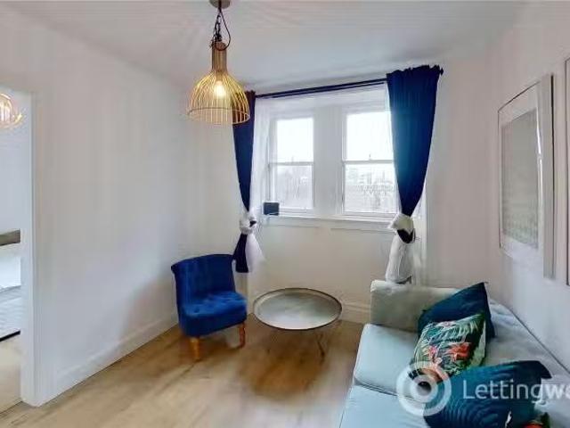Property to rent in St Peter's Place, Edinburgh, EH3