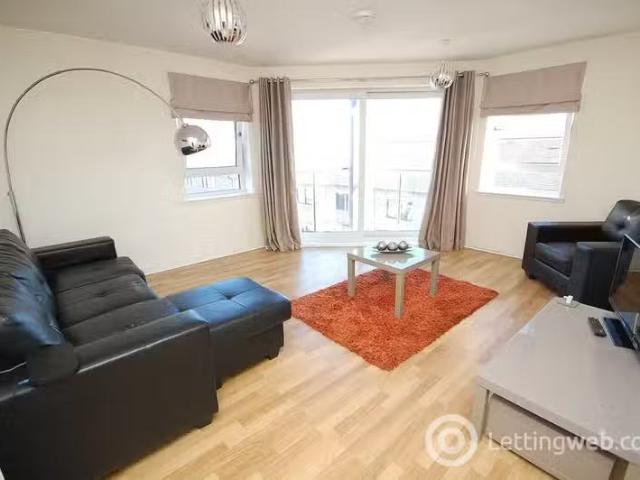 Property to rent in St Peters Square 22 24 St Peters St, City.