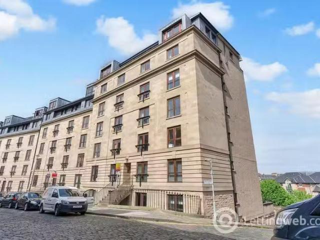 Property to rent in St Stephen Street, Stockbridge, Edinburgh.