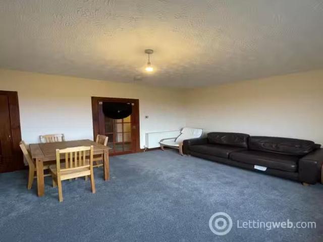 Property to rent in Stenhouse Avenue West