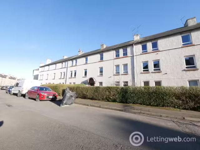 Property to rent in Stenhouse Avenue West, Stenhouse, Edinburg.
