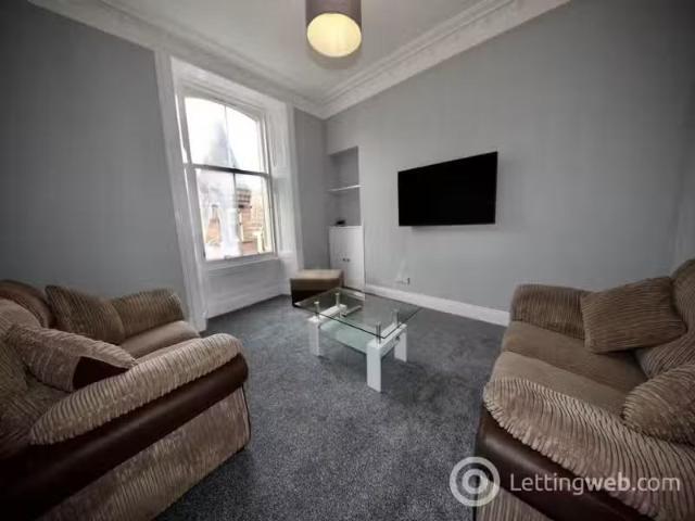 Property to rent in Stirling Street, Dundee