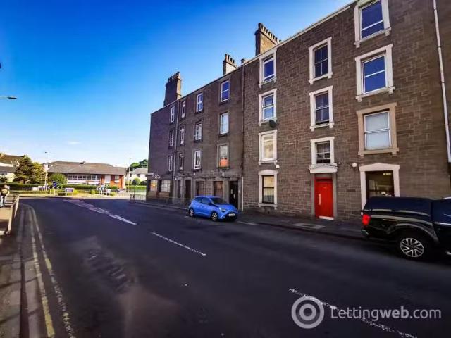 Property to rent in Strathmartine Road, Coldside, Dundee, DD3.