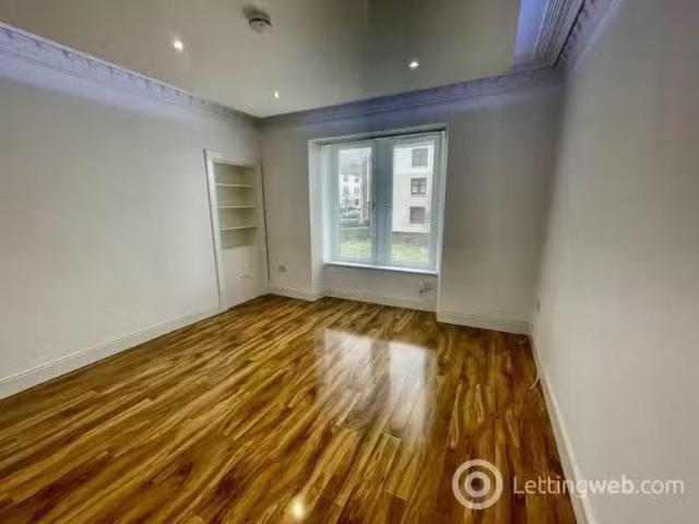 Property to rent in Strathmartine Road, Dundee
