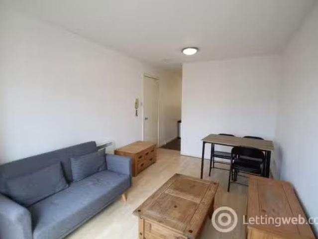 Property to rent in Strathmartine Road, Dundee