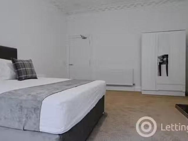 Property to rent in Strathfillan Road, Marchmont, Edinburgh.