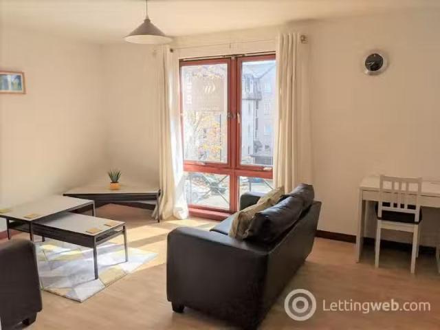 Property to rent in Strawberry Bank Parade, City Centre, Aberd.