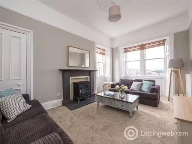 Property to rent in Summerbank, Edinburgh, EH3