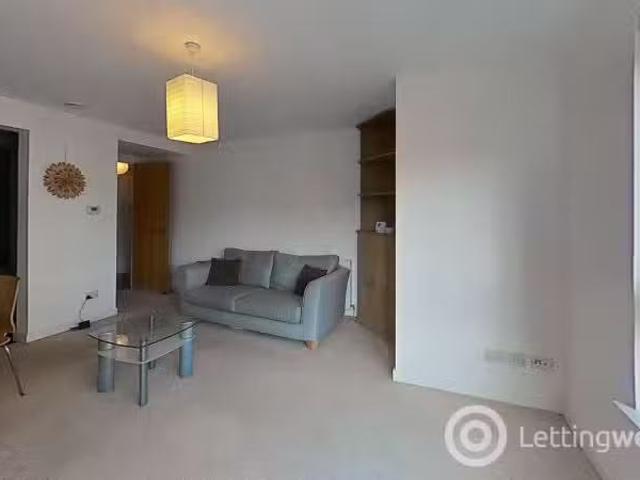 Property to rent in Salamander Court, Edinburgh, EH6