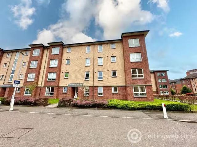 Property to rent in Springfield Gardens, Parkhead, Glasgow, G3.