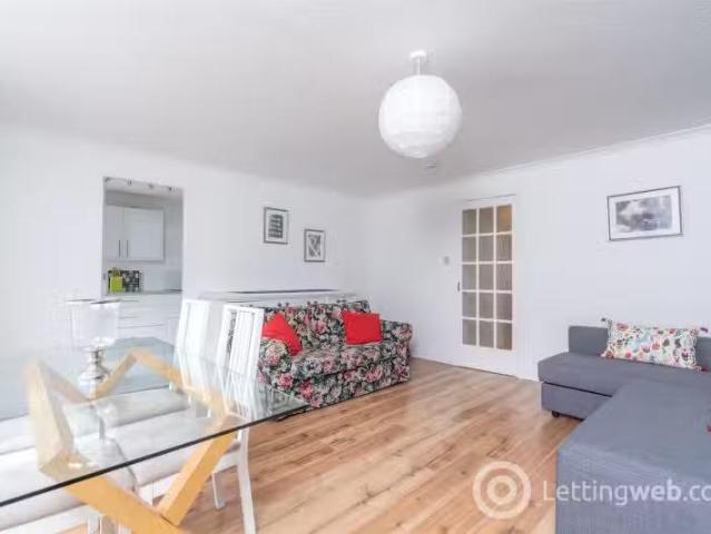 Property to rent in Springwell Place, Edinburgh, EH11