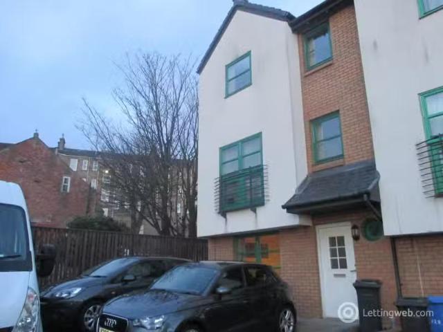 Property to rent in Taylors Lane Dundee