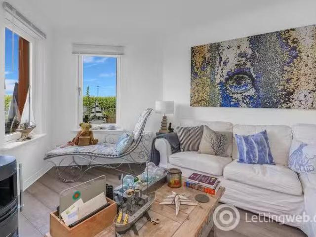 Property to rent in The Promenade, Prestonpans, East Lothian.