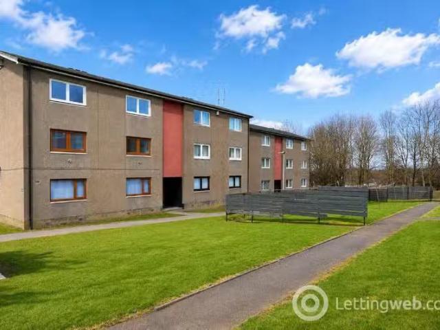 Property to rent in Thurso Crescent, Menzieshill, Dundee, DD2.