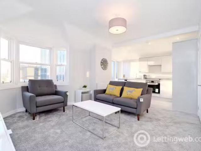 Property to rent in Union Street, Top Floor, Aberdeen, AB11