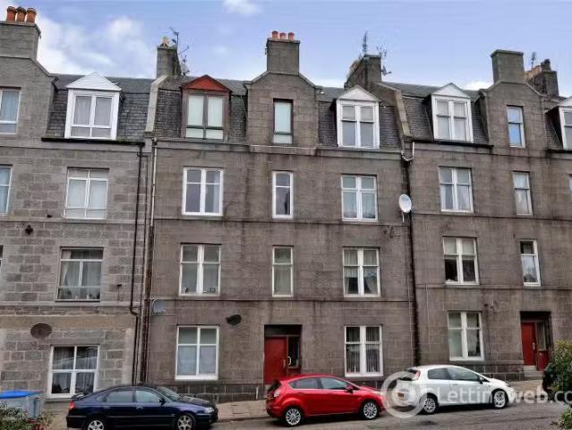 Property to rent in Victoria Road, Aberdeen, AB11