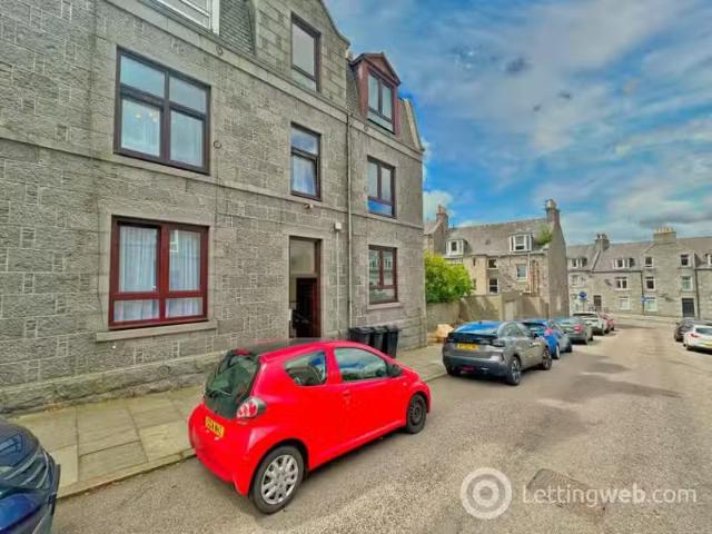 Property to rent in Walker Place, Torry, Aberdeen, AB11 8BQ