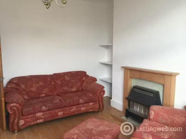 Property to rent in Walker Road