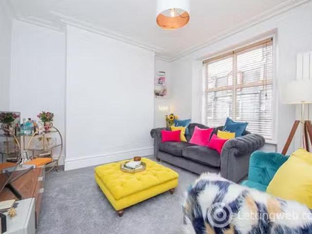Property to rent in Wallfield Place, Rosemount, Aberdeen, AB25.