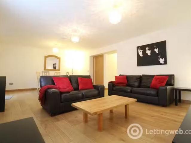 Property to rent in West Craibstone Street, Aberdeen, AB11