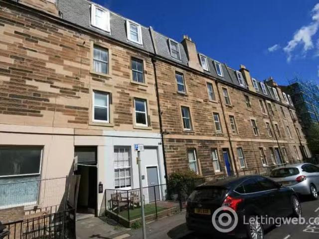 Property to rent in West Newington Place, Newington, Edinburgh.