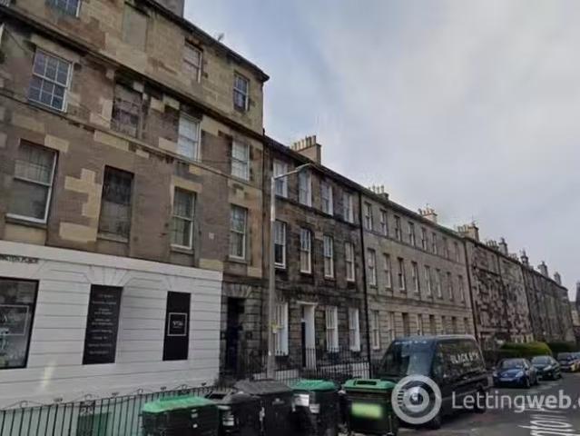 Property to rent in West Newington Place, Newington, Edinburgh.