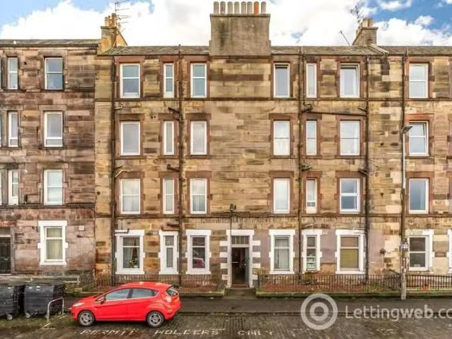 Property to rent in Wheatfield Place, Gorgie, Edinburgh, EH11.