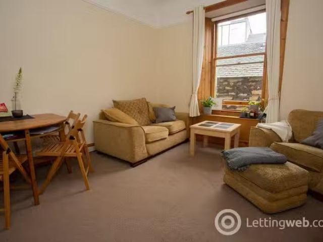 Property to rent in William Street