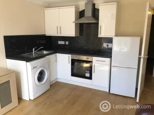 Property to rent in 14 Cleghorn Street, Dundee