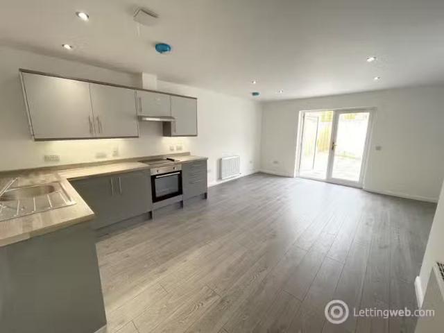 Property to rent in 14 Farquhar Court, Dundee, DD2 2FE