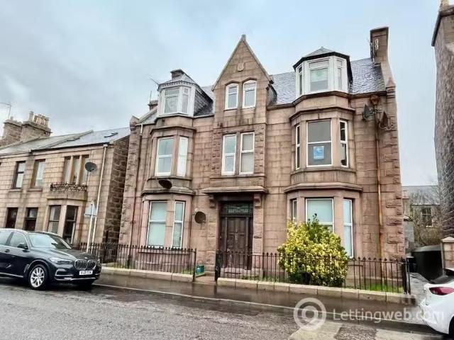 Property to rent in 108B Queens Street, Peterhead, AB42 1TY