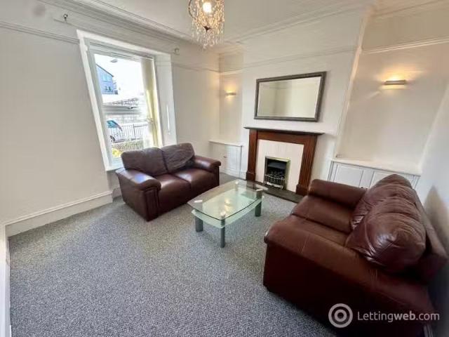 Property to rent in 10 Clifton Road, Aberdeen, AB24 4RR