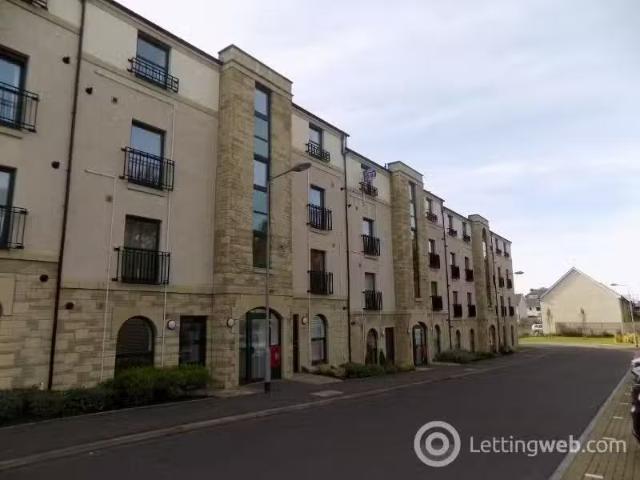 Property to rent in 122 Lady Campbells Court