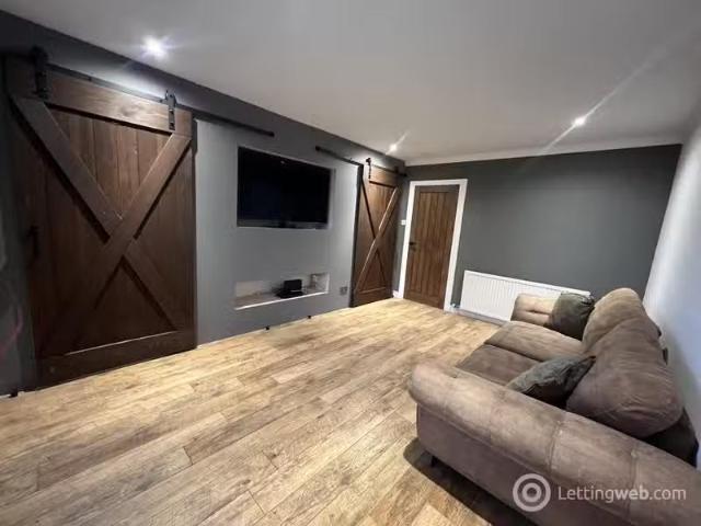 Property to rent in 128 Ruthrieston Circle