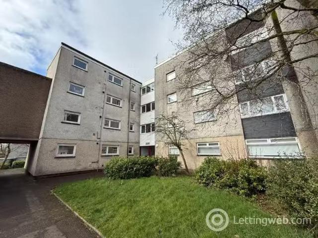 Property to rent in 12 Carnoustie Crescent, East Kilbride, G75.