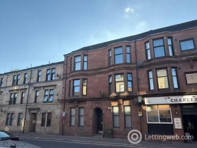 Property to rent in 1/2, 110 Neilston Road, Paisley, PA2 6EW