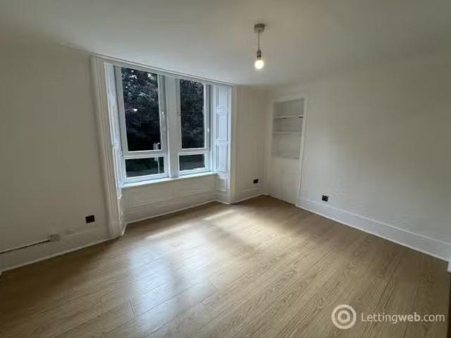 Property to rent in 1/L, 67 Dens Road, Dundee, DD3 7HZ