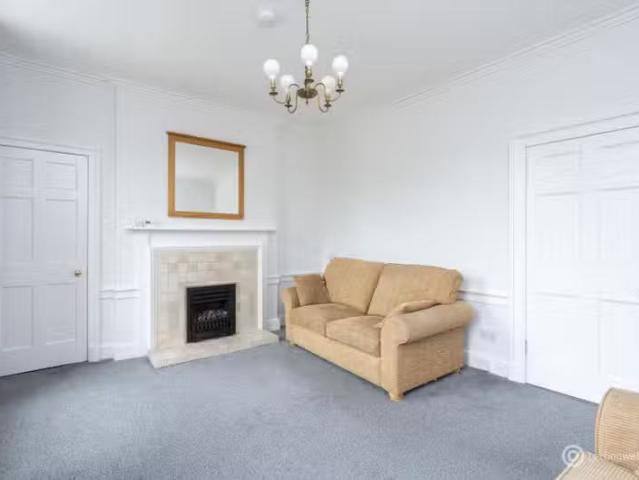 Property to rent in 2/4 Glanville Place, Edinburgh, EH3 6SZ