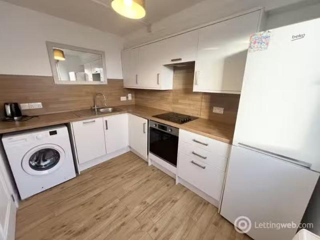 Property to rent in 258 Hardgate, Aberdeen, AB10 6AA