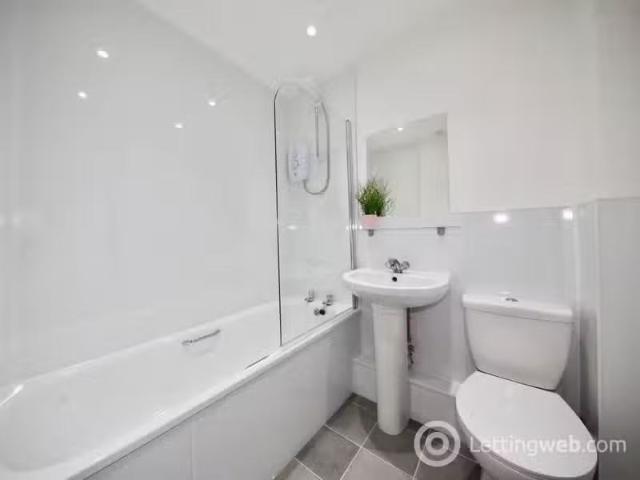 Property to rent in 25 Mid road Dundee
